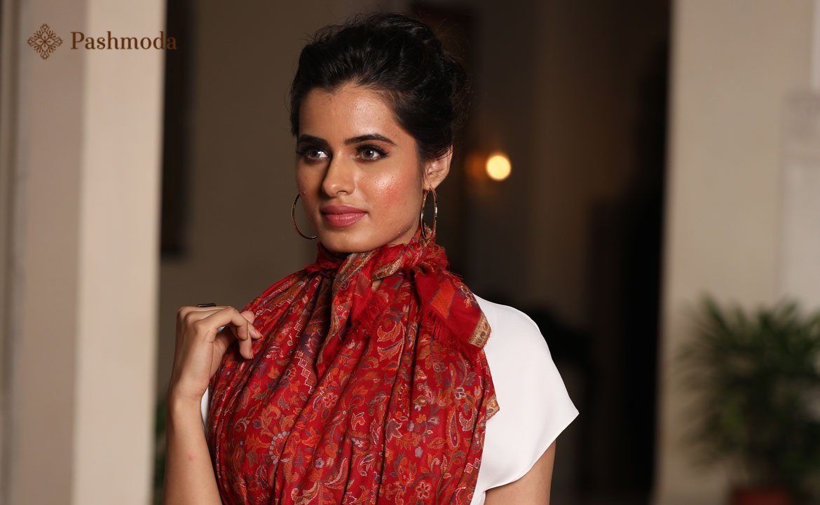 How to Choose the Right Color of Shawl/Scarf?